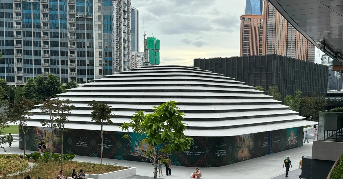 Apple Opens First Official Store In Malaysia